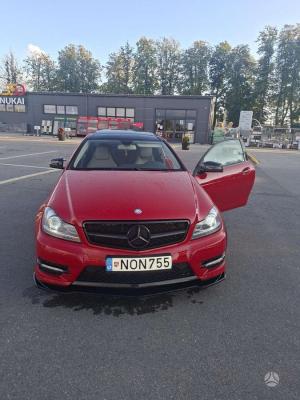 Sarkans Mercedes-Benz C 250 2012 Kalvarija, ar dzinēja tilpumu 1.80 L un nobraukumu 190 tūkst. km par 8000 €, foto 7 vietnē AUTOMOTO.COM.LV