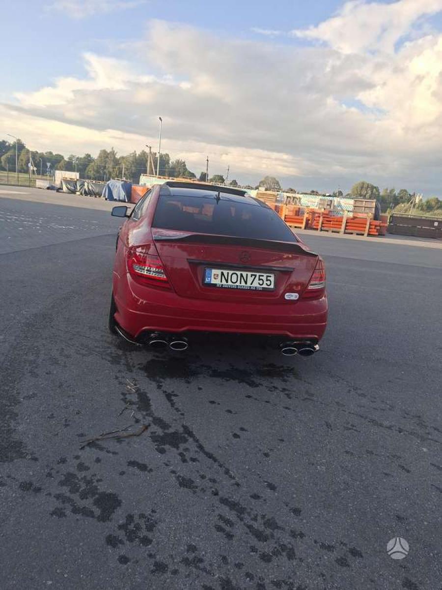 Sarkans Mercedes-Benz C 250 2012 Kalvarija, ar dzinēja tilpumu 1.80 L un nobraukumu 190 tūkst. km par 8000 €, foto 9 vietnē AUTOMOTO.COM.LV