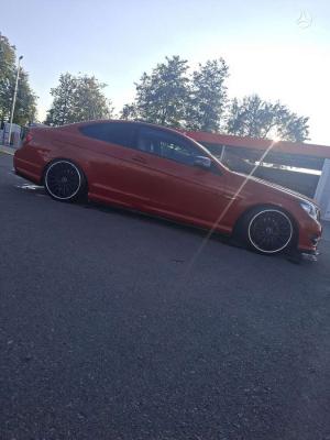Sarkans Mercedes-Benz C 250 2012 Kalvarija, ar dzinēja tilpumu 1.80 L un nobraukumu 190 tūkst. km par 8000 €, foto 10 vietnē AUTOMOTO.COM.LV