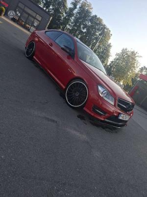 Sarkans Mercedes-Benz C 250 2012 Kalvarija, ar dzinēja tilpumu 1.80 L un nobraukumu 190 tūkst. km par 8000 €, foto 11 vietnē AUTOMOTO.COM.LV
