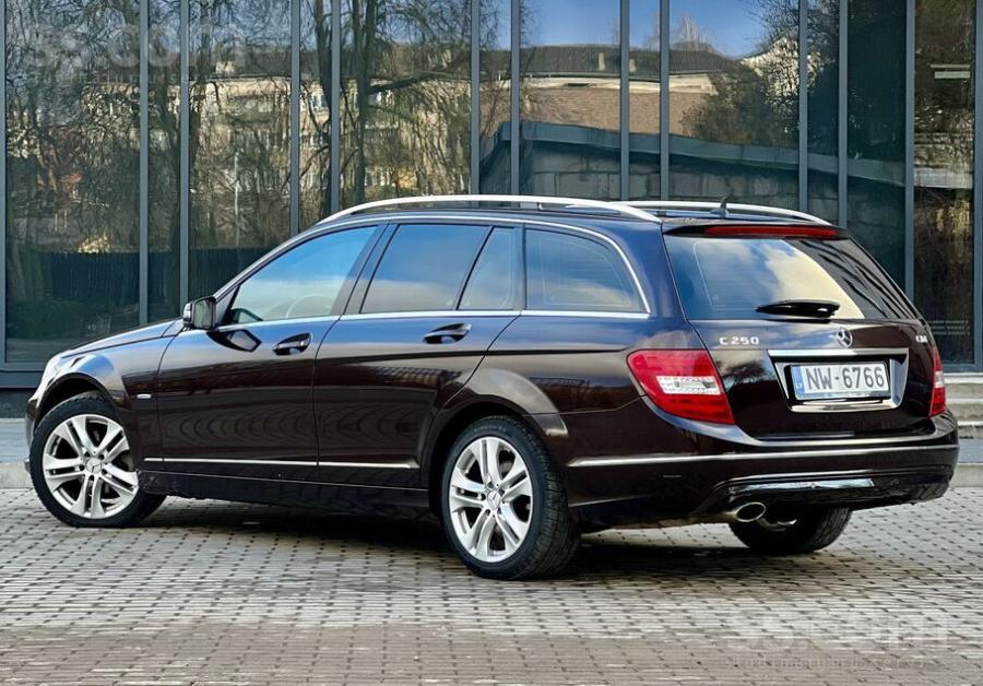 Red Mercedes-Benz C 250 2011 in Tukums, with an engine capacity of 2.20 L and mileage of 0 thousand km for 4750 €, photo 5 on AUTOMOTO.COM.LV