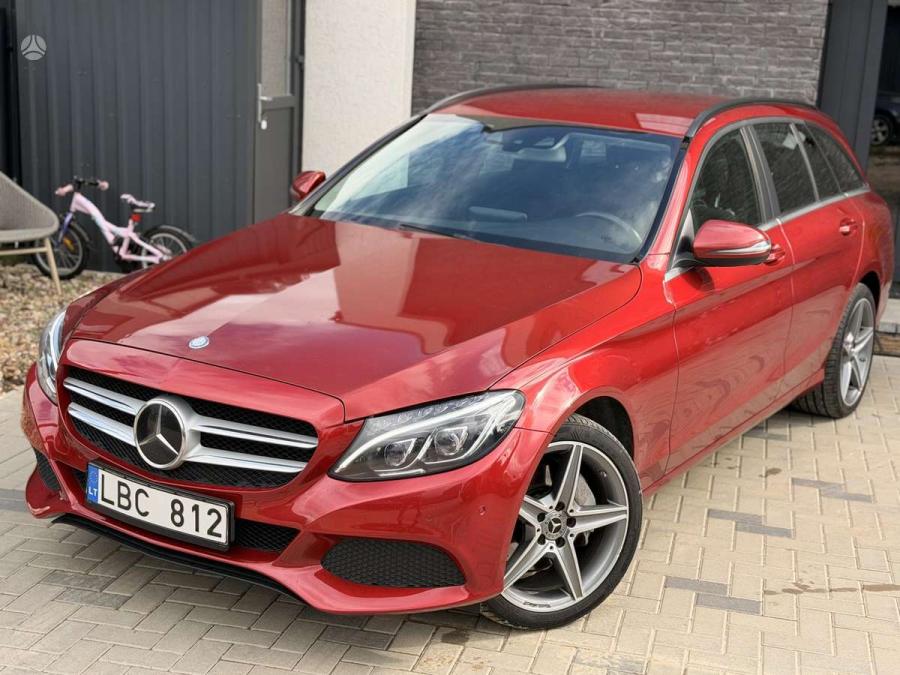 Red Mercedes-Benz C 250 2015 in Vilnius, with an engine capacity of 2.14 L and mileage of 315 thousand km for 9500 €, photo 3 on AUTOMOTO.COM.LV