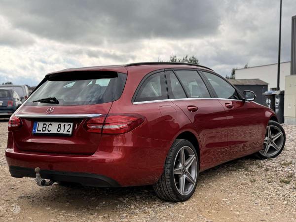Red Mercedes-Benz C 250 2015 in Vilnius, with an engine capacity of 2.14 L and mileage of 315 thousand km for 9500 €, photo 5 on AUTOMOTO.COM.LV