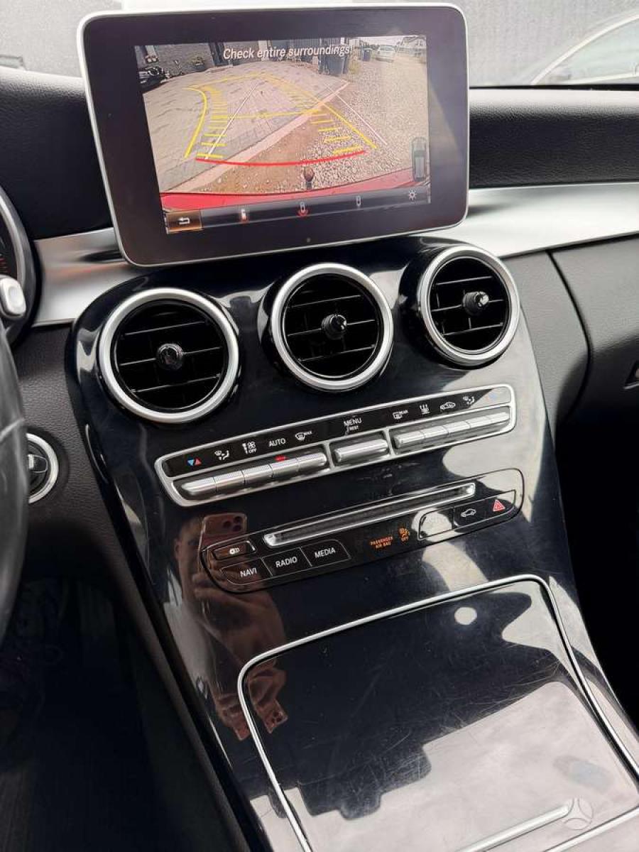 Red Mercedes-Benz C 250 2015 in Vilnius, with an engine capacity of 2.14 L and mileage of 315 thousand km for 9500 €, photo 24 on AUTOMOTO.COM.LV