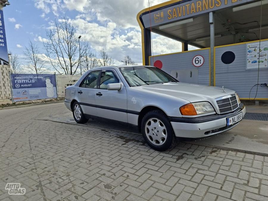 Mercedes-Benz C 250 1995 Šilalė, ar dzinēja tilpumu 2.50 L un nobraukumu 300 tūkst. km par 1500 €, foto 1 vietnē AUTOMOTO.COM.LV