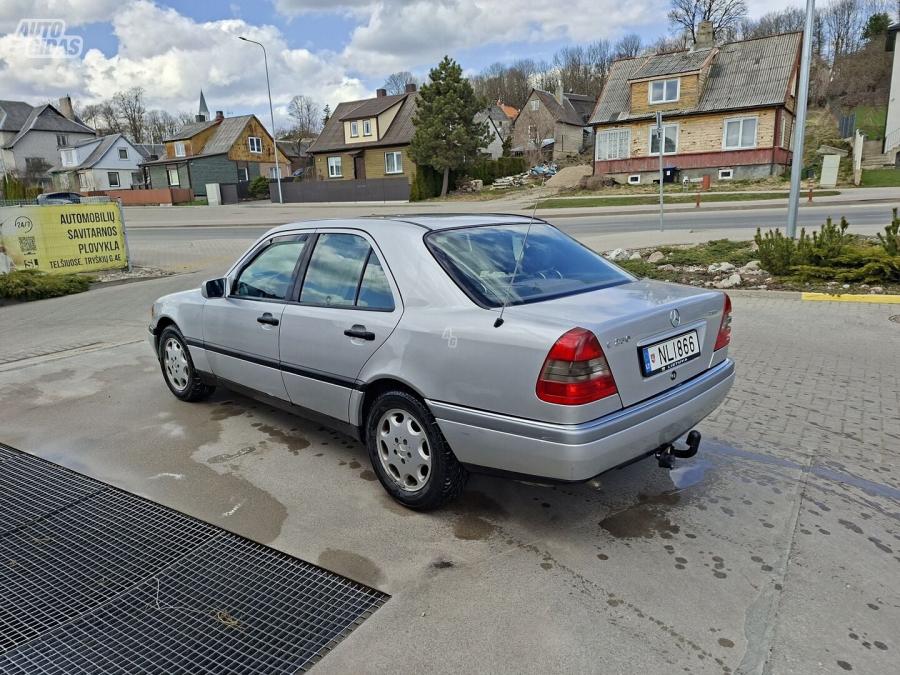 Mercedes-Benz C 250 1995 Šilalė, ar dzinēja tilpumu 2.50 L un nobraukumu 300 tūkst. km par 1500 €, foto 6 vietnē AUTOMOTO.COM.LV