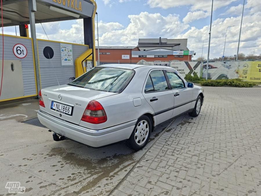 Mercedes-Benz C 250 1995 Šilalė, ar dzinēja tilpumu 2.50 L un nobraukumu 300 tūkst. km par 1500 €, foto 7 vietnē AUTOMOTO.COM.LV