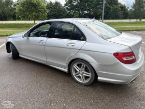 Mercedes-Benz C 250 2013 in Vilnius, with an engine capacity of 1.80 L and mileage of 328 thousand km for 6000 €, photo 3 on AUTOMOTO.COM.LV