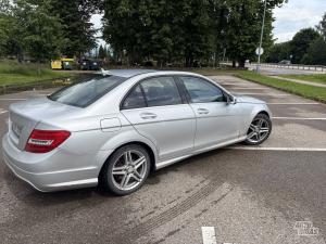 Mercedes-Benz C 250 2013 in Vilnius, with an engine capacity of 1.80 L and mileage of 328 thousand km for 6000 €, photo 4 on AUTOMOTO.COM.LV