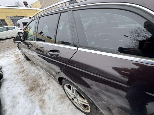Violets Mercedes-Benz C 250 2011 Viļņa, ar dzinēja tilpumu 2.20 L un nobraukumu 457 tūkst. km par 3700 €, foto 4 vietnē AUTOMOTO.COM.LV