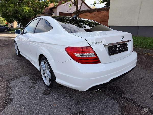 White Mercedes-Benz C 250 2013 in Siauliai, with an engine capacity of 2.00 L and mileage of 222 thousand km for 8900 €, photo 6 on AUTOMOTO.COM.LV
