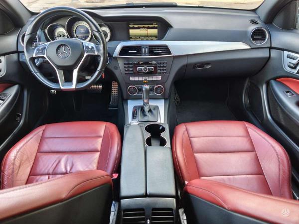White Mercedes-Benz C 250 2013 in Siauliai, with an engine capacity of 2.00 L and mileage of 222 thousand km for 8900 €, photo 11 on AUTOMOTO.COM.LV