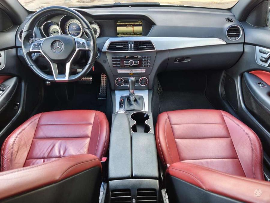 White Mercedes-Benz C 250 2013 in Siauliai, with an engine capacity of 2.00 L and mileage of 222 thousand km for 8900 €, photo 11 on AUTOMOTO.COM.LV