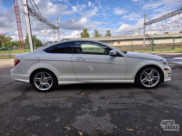 Mercedes-Benz C 250 2013 Šauļi vietnē Balts Mercedes-Benz C 250 2013 Šauļi, ar dzinēja tilpumu 2.00 L un nobraukumu 222 tūkst. km par 8900 €, foto 7 vietnē AUTOMOTO.COM.LV