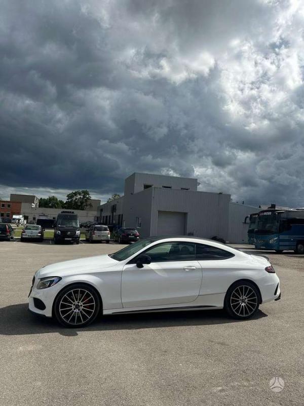 White Mercedes-Benz C 250 2016 in Jonava, with an engine capacity of 2.14 L and mileage of 182 thousand km for 16950 €, photo 7 on AUTOMOTO.COM.LV