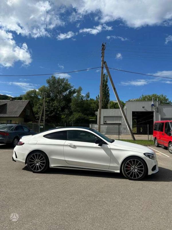 White Mercedes-Benz C 250 2016 in Jonava, with an engine capacity of 2.14 L and mileage of 182 thousand km for 16950 €, photo 8 on AUTOMOTO.COM.LV