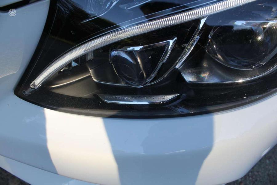 White Mercedes-Benz C 250 2016 in Kaunas, with an engine capacity of 2.14 L and mileage of 192 thousand km for 20900 €, photo 10 on AUTOMOTO.COM.LV