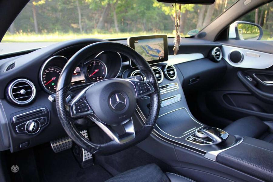 White Mercedes-Benz C 250 2016 in Kaunas, with an engine capacity of 2.14 L and mileage of 192 thousand km for 20900 €, photo 13 on AUTOMOTO.COM.LV