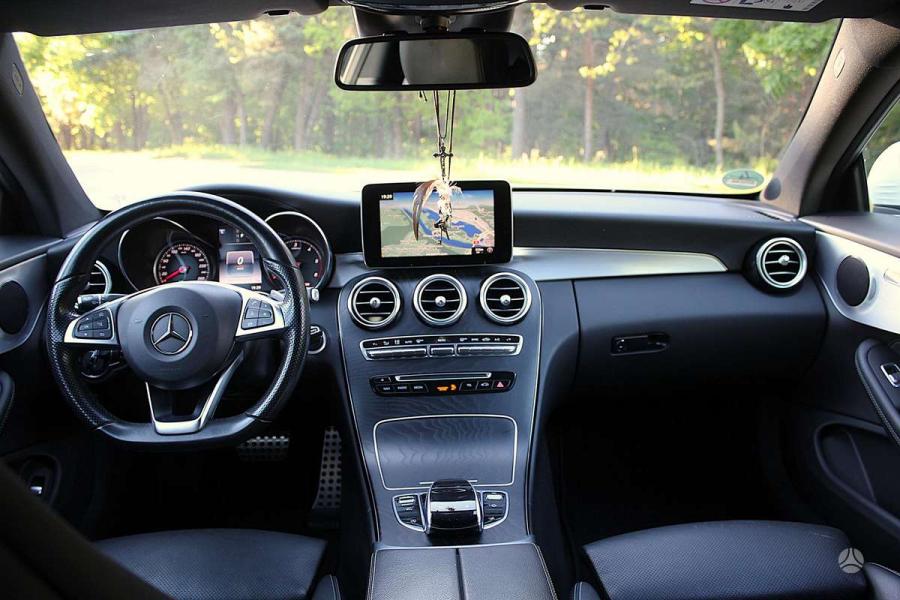 White Mercedes-Benz C 250 2016 in Kaunas, with an engine capacity of 2.14 L and mileage of 192 thousand km for 20900 €, photo 15 on AUTOMOTO.COM.LV