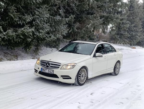 Balts Mercedes-Benz C 250 2011 Kauņa, ar dzinēja tilpumu 2.50 L un nobraukumu 205 tūkst. km par 3600 €, foto 3 vietnē AUTOMOTO.COM.LV