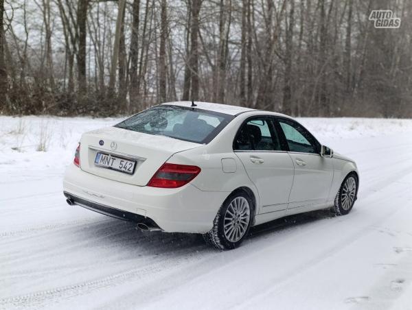 Balts Mercedes-Benz C 250 2011 Kauņa, ar dzinēja tilpumu 2.50 L un nobraukumu 205 tūkst. km par 3600 €, foto 9 vietnē AUTOMOTO.COM.LV