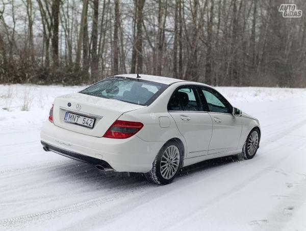 Balts Mercedes-Benz C 250 2011 Kauņa, ar dzinēja tilpumu 2.50 L un nobraukumu 205 tūkst. km par 3600 €, foto 10 vietnē AUTOMOTO.COM.LV