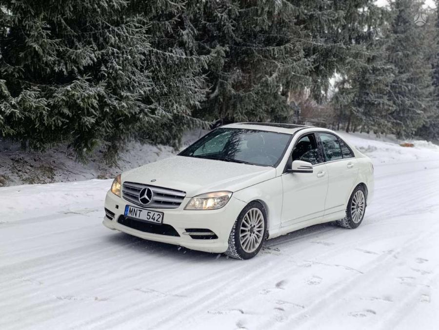 Balts Mercedes-Benz C 250 2011 Kauņa, ar dzinēja tilpumu 2.50 L un nobraukumu 209 tūkst. km par 3600 €, foto 3 vietnē AUTOMOTO.COM.LV