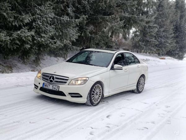White Mercedes-Benz C 250 2011 in Kaunas, with an engine capacity of 2.50 L and mileage of 209 thousand km for 3600 €, photo 4 on AUTOMOTO.COM.LV