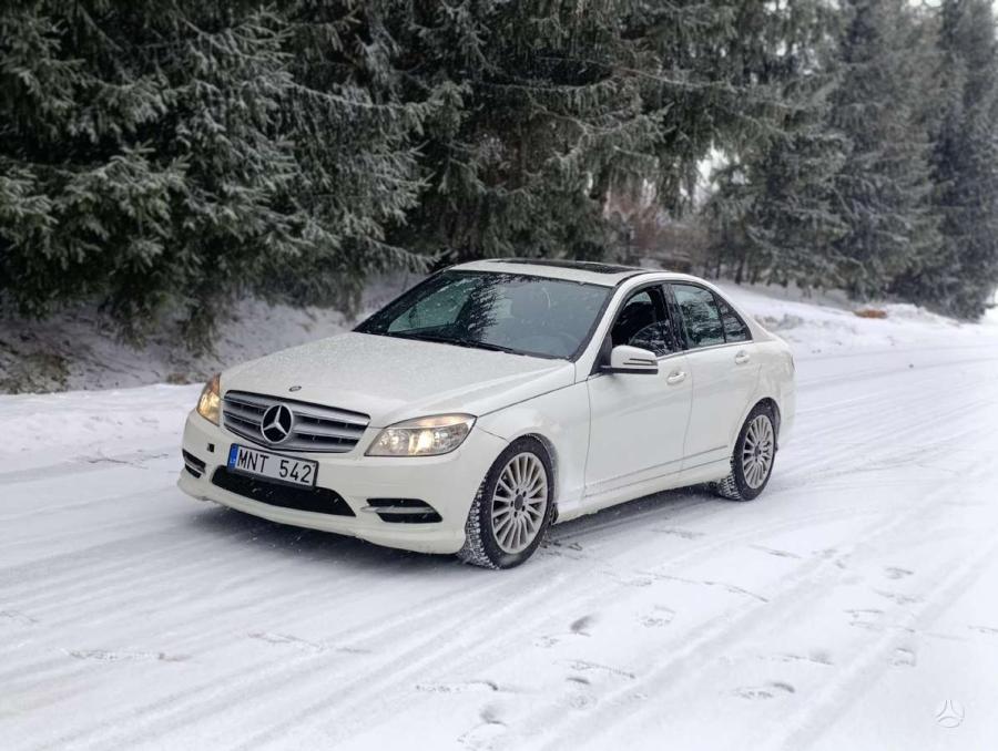 Balts Mercedes-Benz C 250 2011 Kauņa, ar dzinēja tilpumu 2.50 L un nobraukumu 209 tūkst. km par 3600 €, foto 4 vietnē AUTOMOTO.COM.LV