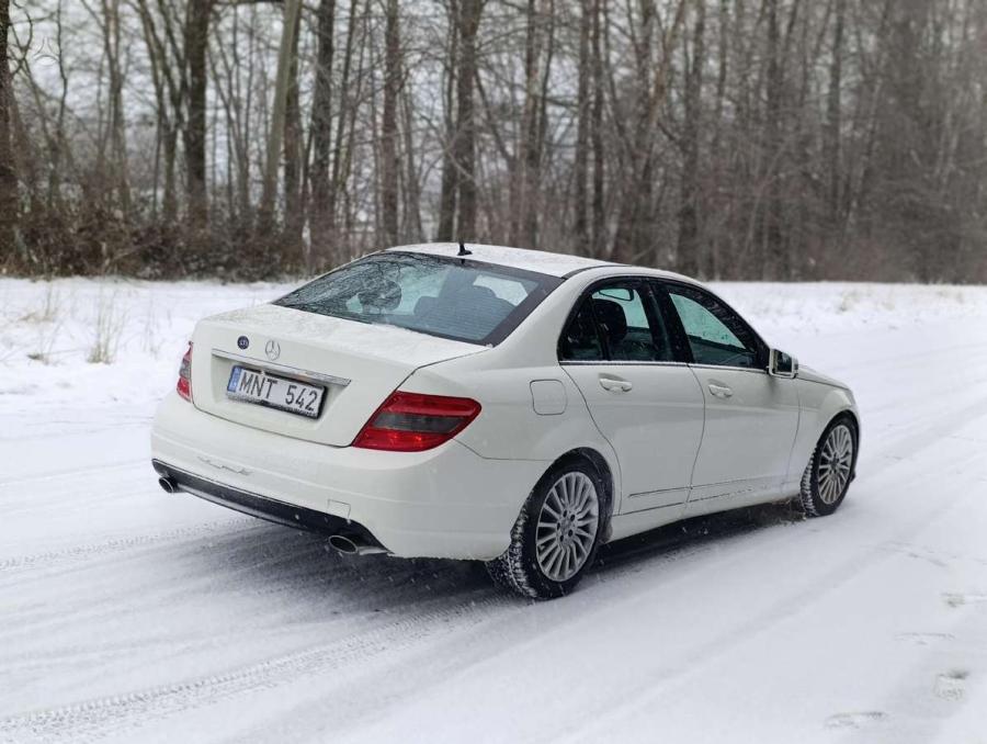 Balts Mercedes-Benz C 250 2011 Kauņa, ar dzinēja tilpumu 2.50 L un nobraukumu 209 tūkst. km par 3600 €, foto 9 vietnē AUTOMOTO.COM.LV