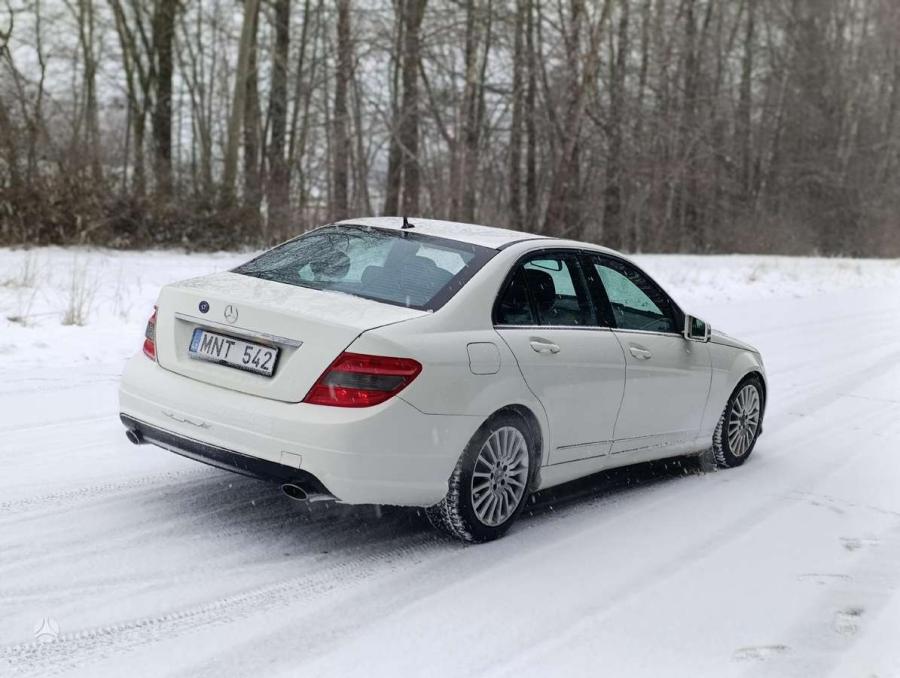 Balts Mercedes-Benz C 250 2011 Kauņa, ar dzinēja tilpumu 2.50 L un nobraukumu 209 tūkst. km par 3600 €, foto 10 vietnē AUTOMOTO.COM.LV