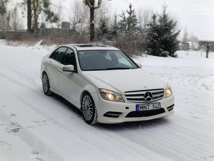 White Mercedes-Benz C 250 2011 in Kaunas, with an engine capacity of 2.50 L and mileage of 209 thousand km for 3700 €, photo 1 on AUTOMOTO.COM.LV