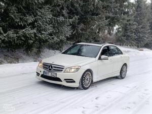 White Mercedes-Benz C 250 2011 in Kaunas, with an engine capacity of 2.50 L and mileage of 209 thousand km for 3700 €, photo 4 on AUTOMOTO.COM.LV
