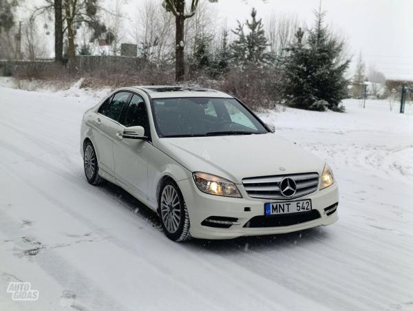 White Mercedes-Benz C 250 2011 in Kaunas, with an engine capacity of 2.50 L and mileage of 2158 thousand km for 3600 €, photo 2 on AUTOMOTO.COM.LV