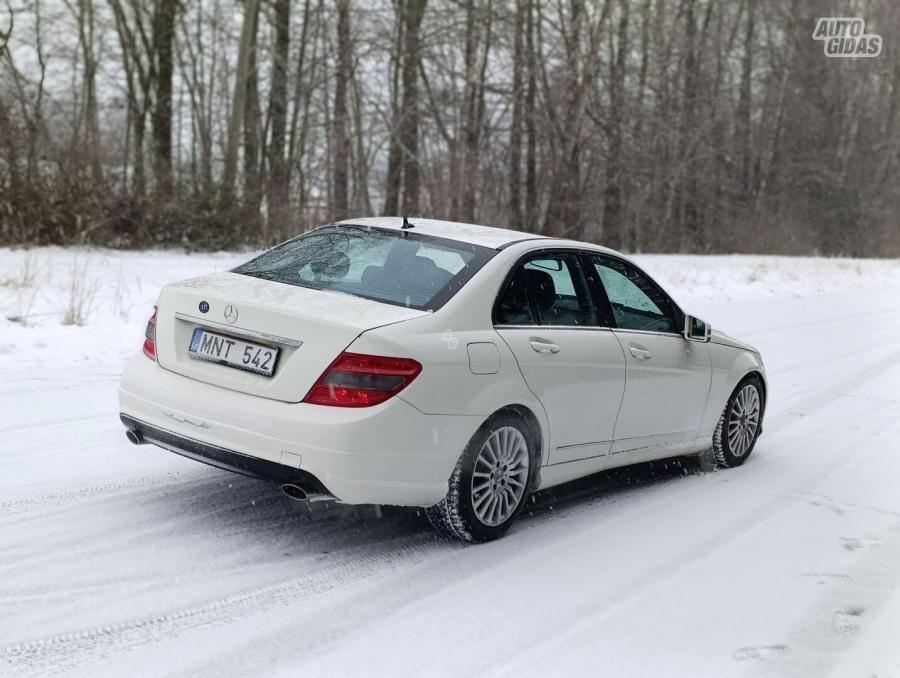 Balts Mercedes-Benz C 250 2011 Kauņa, ar dzinēja tilpumu 2.50 L un nobraukumu 2158 tūkst. km par 3600 €, foto 7 vietnē AUTOMOTO.COM.LV