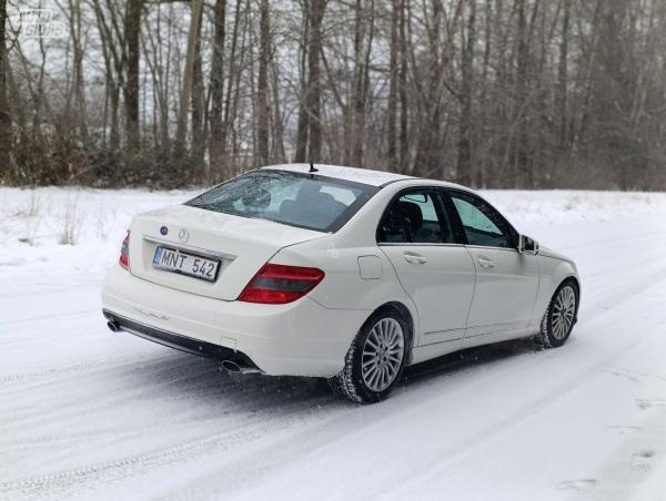 White Mercedes-Benz C 250 2011 in Kaunas, with an engine capacity of 2.50 L and mileage of 2158 thousand km for 3600 €, photo 8 on AUTOMOTO.COM.LV