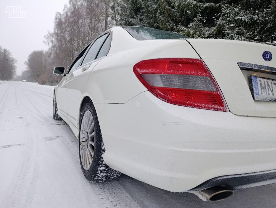 Balts Mercedes-Benz C 250 2011 Kauņa, ar dzinēja tilpumu 2.50 L un nobraukumu 2158 tūkst. km par 3600 €, foto 9 vietnē AUTOMOTO.COM.LV
