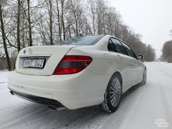 White Mercedes-Benz C 250 2011 in Kaunas, with an engine capacity of 2.50 L and mileage of 2158 thousand km for 3600 €, photo 10 on AUTOMOTO.COM.LV