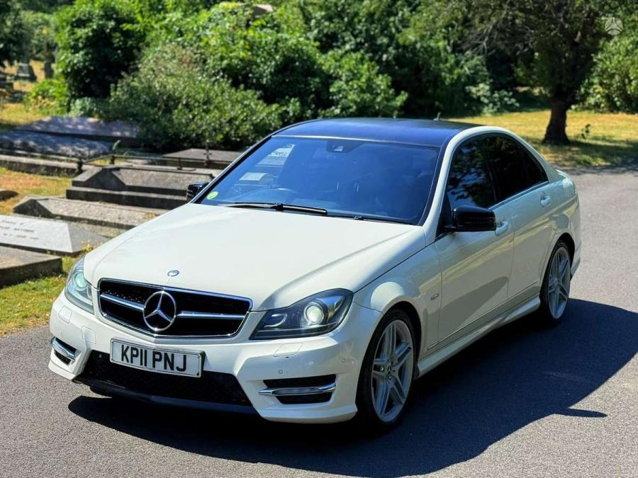 Balts Mercedes-Benz C 250 2011 Šauļi, ar dzinēja tilpumu 2.14 L un nobraukumu 200 tūkst. km par 3499 €, foto 3 vietnē AUTOMOTO.COM.LV