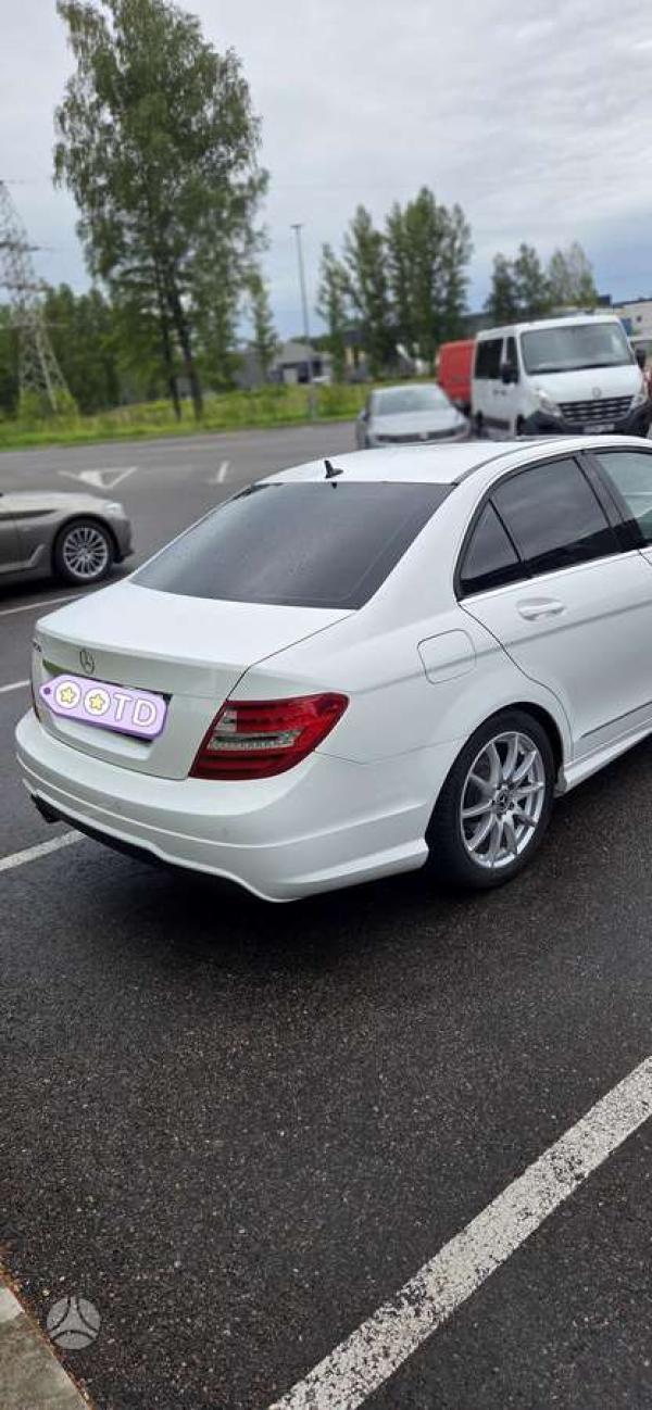 Balts Mercedes-Benz C 250 2014 Kauņa, ar dzinēja tilpumu 1.80 L un nobraukumu 148 tūkst. km par 9300 €, foto 3 vietnē AUTOMOTO.COM.LV