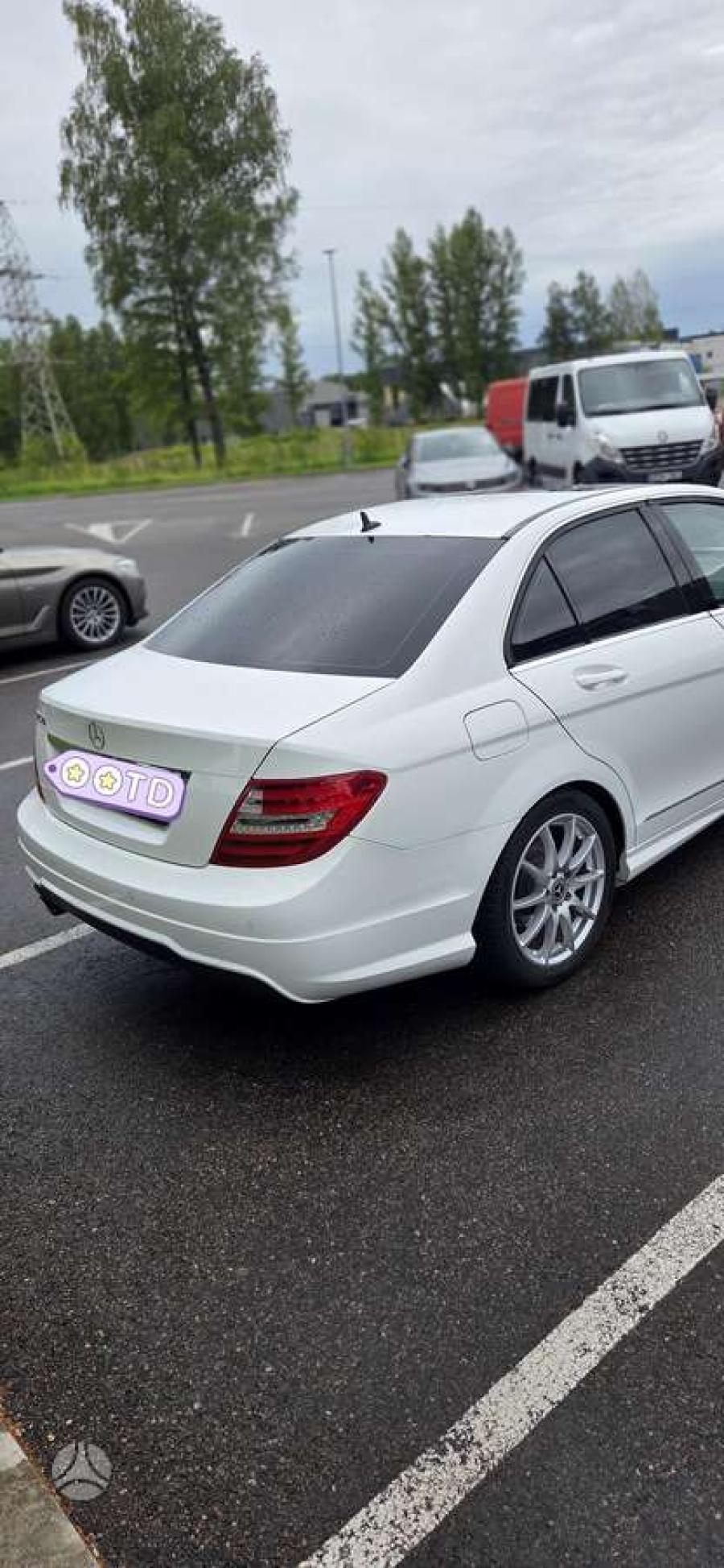 Белый Мерседес Ц 250 2014 в Каунас, объемом двигателя 1.80 л и пробегом 148 тыс. км за 9300 €, фото 4 на AUTOMOTO.COM.LV
