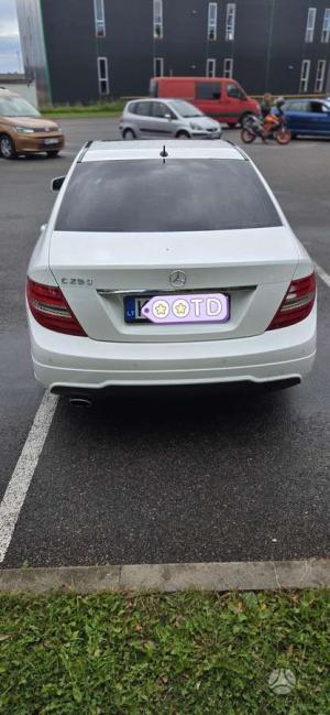 Белый Мерседес Ц 250 2014 в Каунас, объемом двигателя 1.80 л и пробегом 148 тыс. км за 9300 €, фото 5 на AUTOMOTO.COM.LV