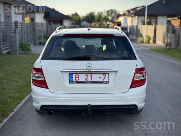White Mercedes-Benz C 250 2010 in Jelgava, with an engine capacity of 2.20 L and mileage of 373 thousand km for 5500 €, photo 9 on AUTOMOTO.COM.LV