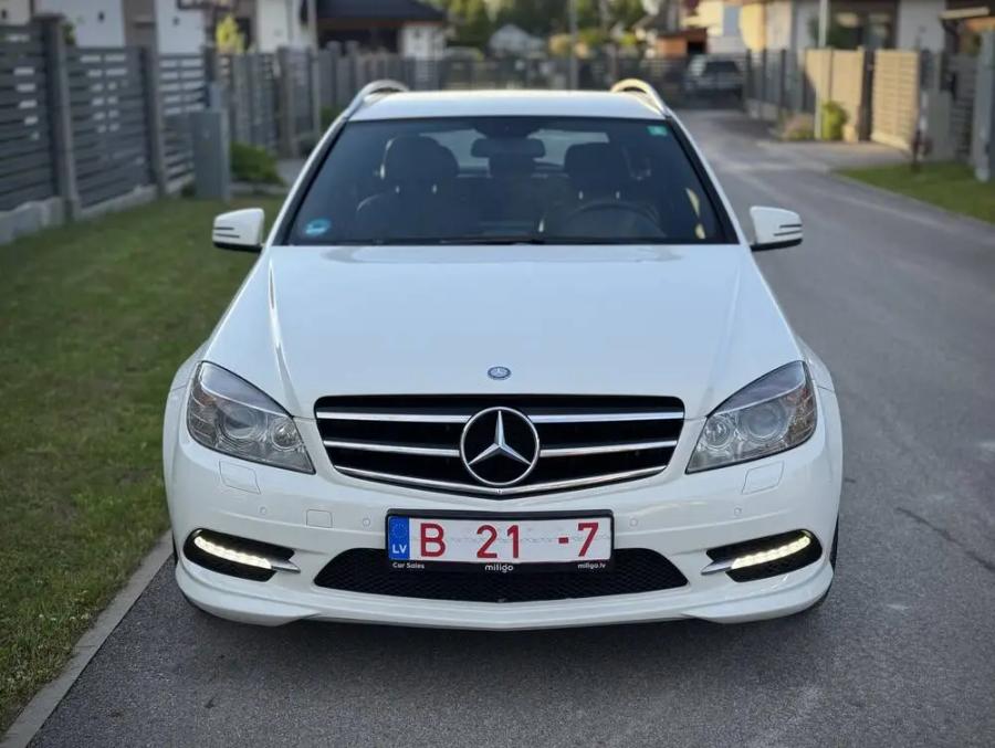 Белый Мерседес Ц 250 2010 в Елгава, объемом двигателя 2.20 л и пробегом 373 тыс. км за 5500 €, фото 6 на AUTOMOTO.COM.LV