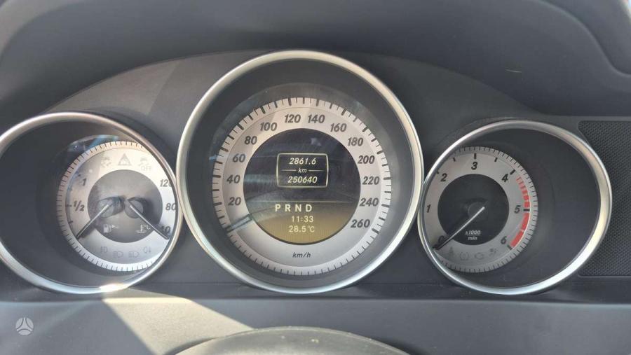 Balts Mercedes-Benz C 250 2011 Kauņa, ar dzinēja tilpumu 2.14 L un nobraukumu 250 tūkst. km par 4700 €, foto 10 vietnē AUTOMOTO.COM.LV
