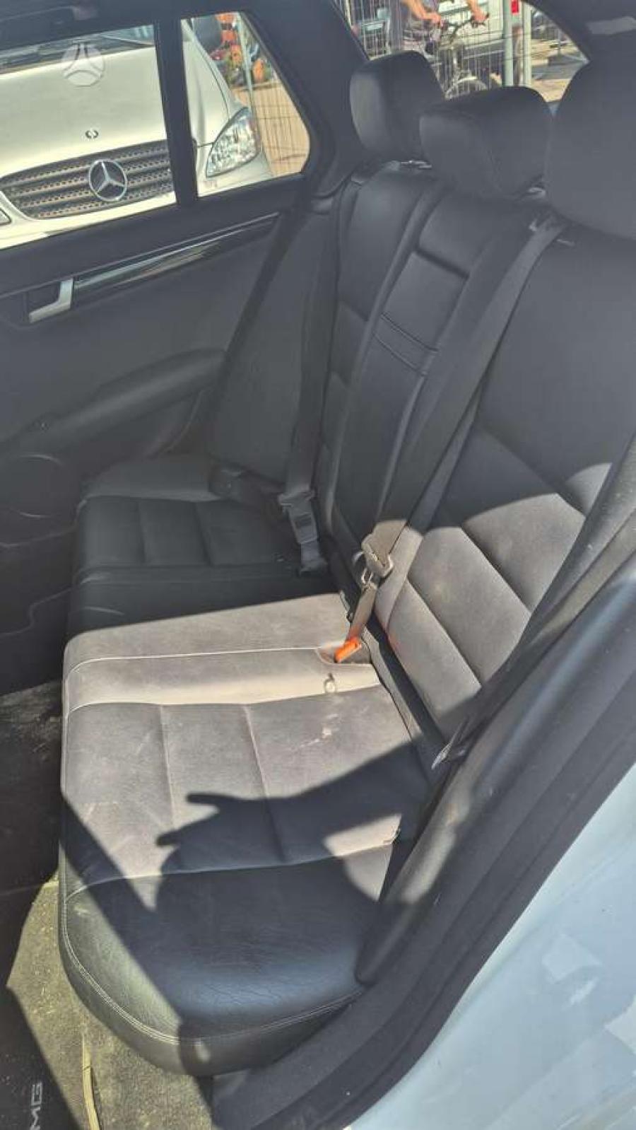 Balts Mercedes-Benz C 250 2011 Kauņa, ar dzinēja tilpumu 2.14 L un nobraukumu 250 tūkst. km par 4700 €, foto 12 vietnē AUTOMOTO.COM.LV