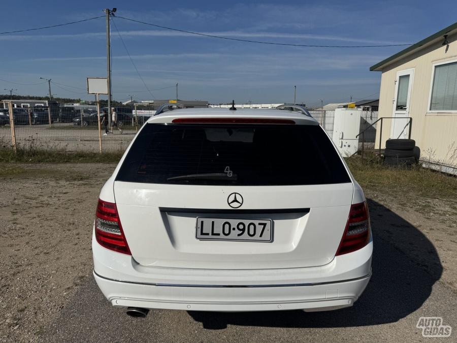 White Mercedes-Benz C 250 2012 in Vilnius, with an engine capacity of 2.10 L and mileage of 276 thousand km for 6200 €, photo 5 on AUTOMOTO.COM.LV