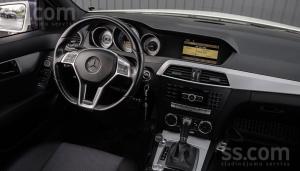 White Mercedes-Benz C 250 2013 in Jelgava, with an engine capacity of 2.20 L and mileage of 287 thousand km for 6900 €, photo 11 on AUTOMOTO.COM.LV
