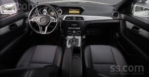 White Mercedes-Benz C 250 2013 in Jelgava, with an engine capacity of 2.20 L and mileage of 287 thousand km for 6900 €, photo 13 on AUTOMOTO.COM.LV