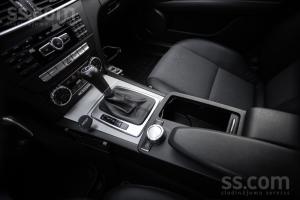 White Mercedes-Benz C 250 2013 in Jelgava, with an engine capacity of 2.20 L and mileage of 287 thousand km for 6900 €, photo 14 on AUTOMOTO.COM.LV